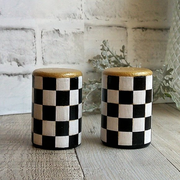 The Crafty Hobbit | Accents | Whimsical Checks Large Hole Salt Pepper ...